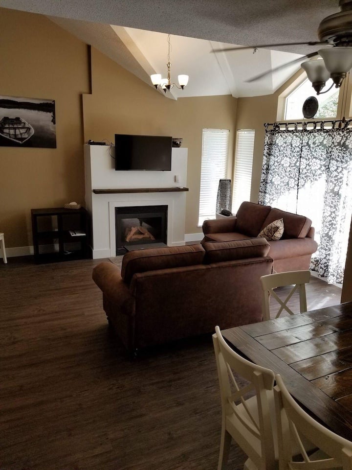 Spacious Suite With Mountain Views - Hope
