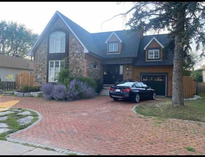 4 Beds 3 Bedrooms Suits - Niagara-on-the-Lake