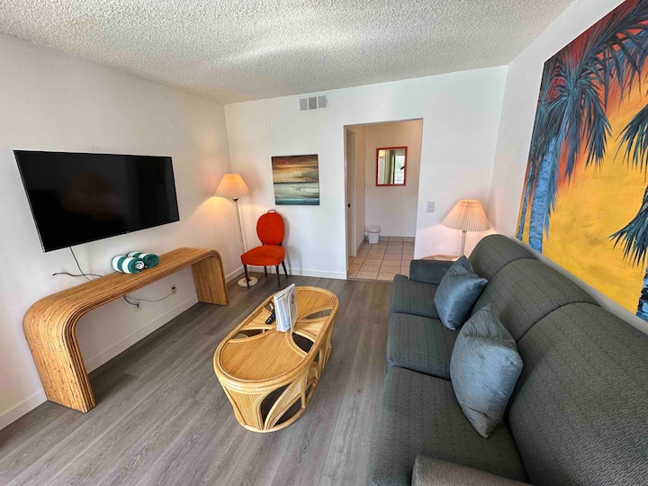 55 - Luxury King Ste (1 Bedroom, 2 Bath, Kitchen) - Palm Springs, CA