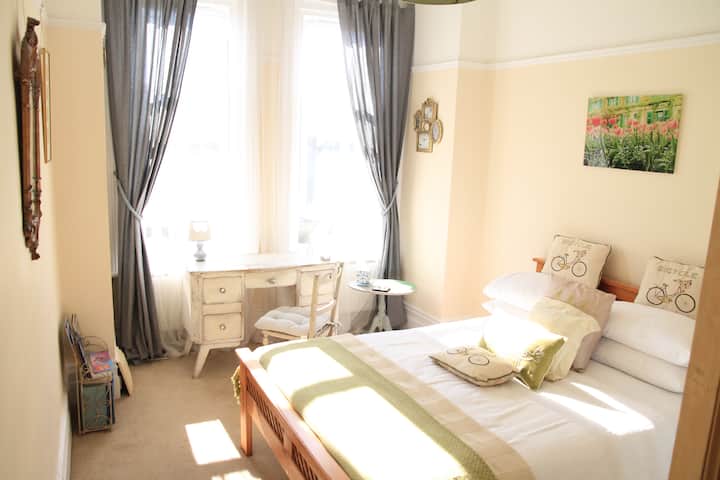 Folkestone Holiday Rentals & Homes - England, United Kingdom | Airbnb