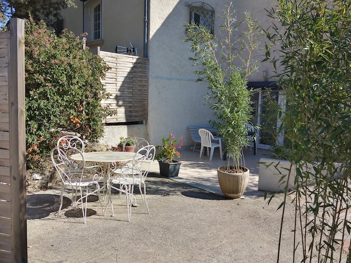 Appartement Tout Confort Bas De Villa A Vernegues - Pélissanne