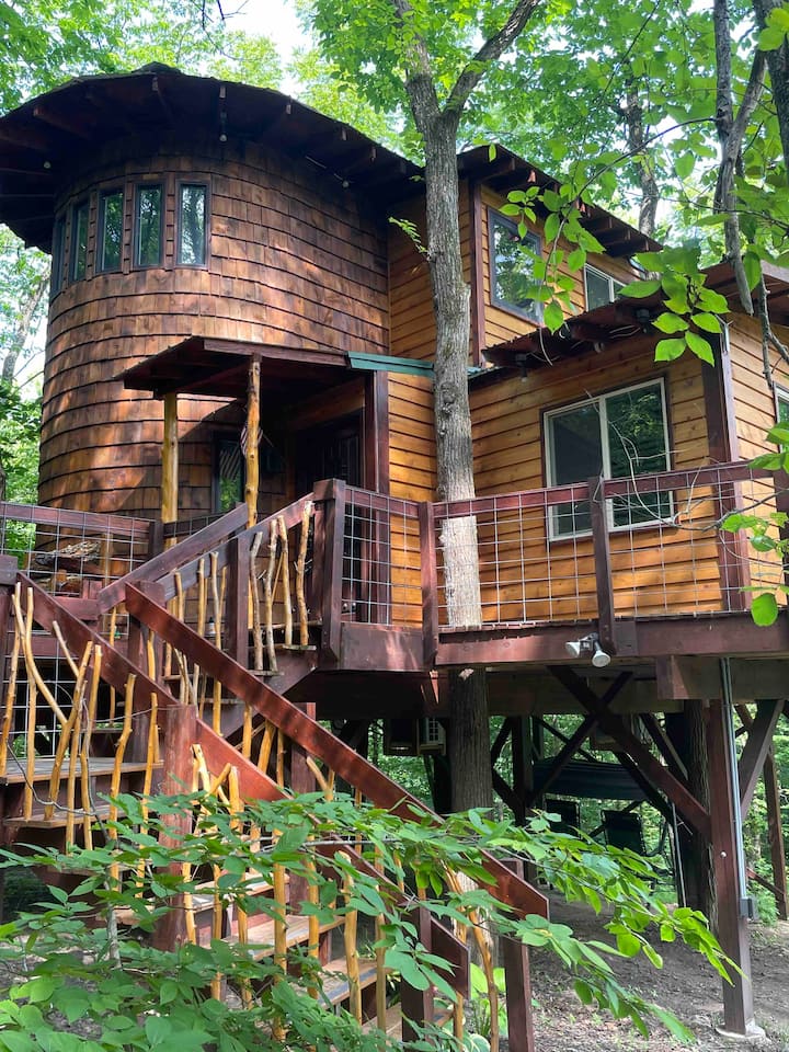 Whispering Elm Treecabin Hidden Valley Retreat - Kansas