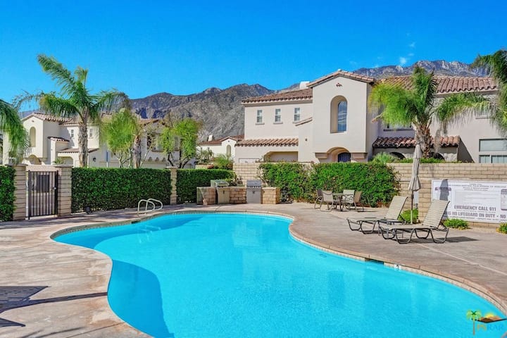 Casa Con Vista - Where Private Luxury Abounds! - Palm Springs, CA