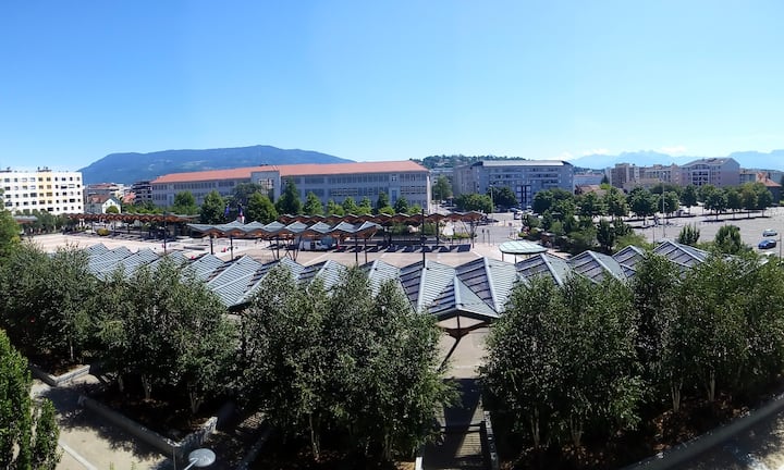 Très Grande Chambre Place Centrale Proche Genève - Genf