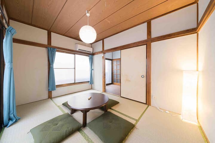Traditional Japanese House Near Asakusa. - Tokyo