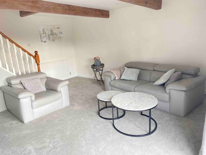 Quiet 2 Bedroom Cottage, Nr Alton Towers - Alton, UK