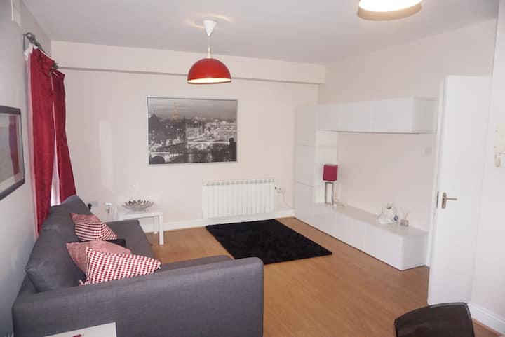 Entire 2 Bed Apartment In Galway's West End - Galway