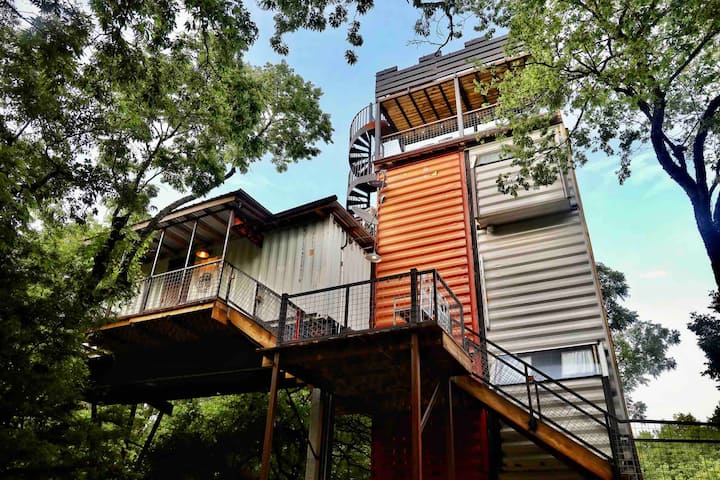 "Air Castle Treehouse" - Treehouses for Rent in Ladonia, Texas, United ...