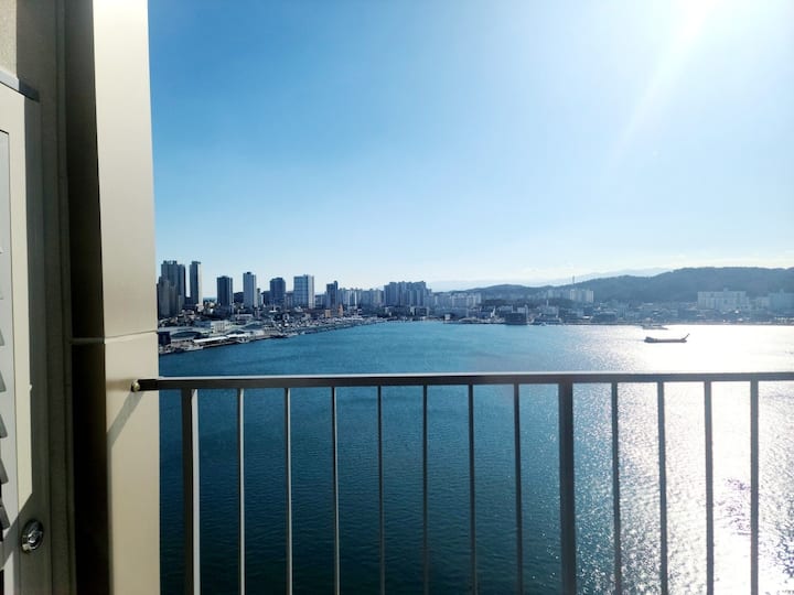 [속초썬라이즈15층]야경뷰#오션뷰#즐기면서 아름다운추억#취사가능#힐링숙소#특별주중할인가적용 - Sokcho-si