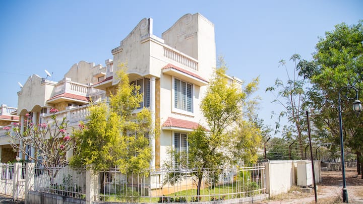 Beautiful 3bhk Villa, Splash-pool Nr Lonavla/ Pune - Maharashtra