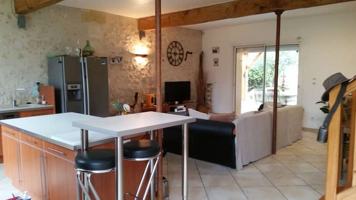 Maison Pierre Au Calme , 1 Chambre Vue Sur Piscine - La Brède