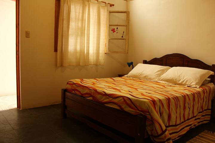 Casa Hostal "El Ají Rojo" Habitación Familiar - Caldera