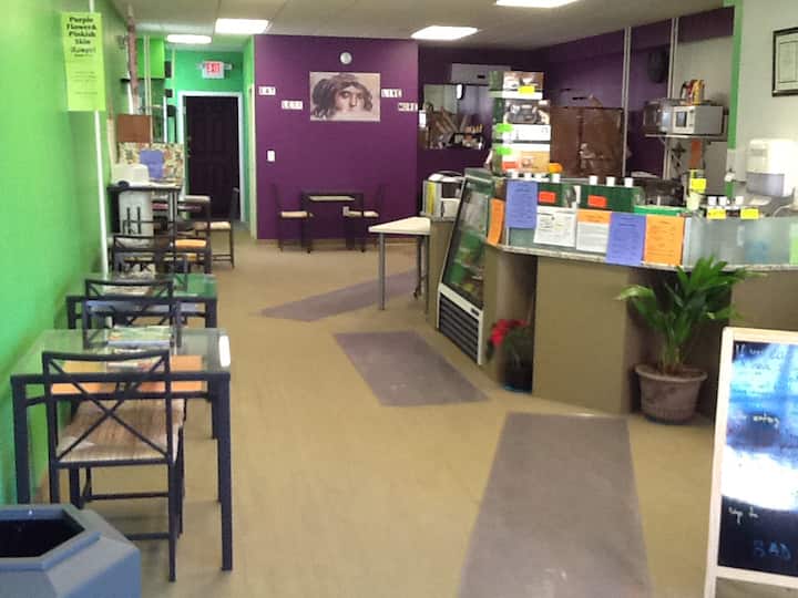 $53($25 Foreign Student)twin, Noa/cno
Smoke Freebf - Albany, NY