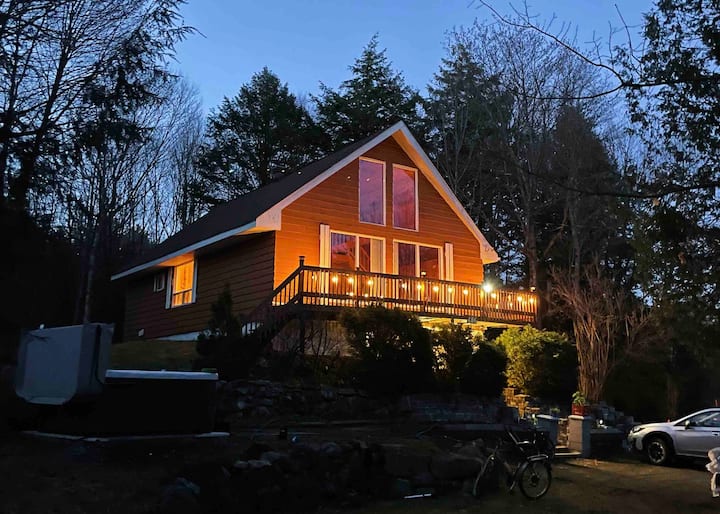 Chalet Proche Montréal - Lac, Spa Jacuzzi & Sauna - 
