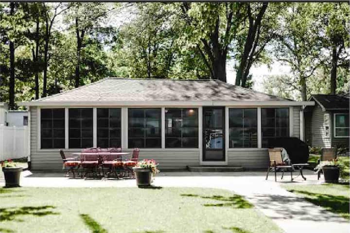 Lakefront Cottage On Coldwater Lake - Rose Lake, Coldwater