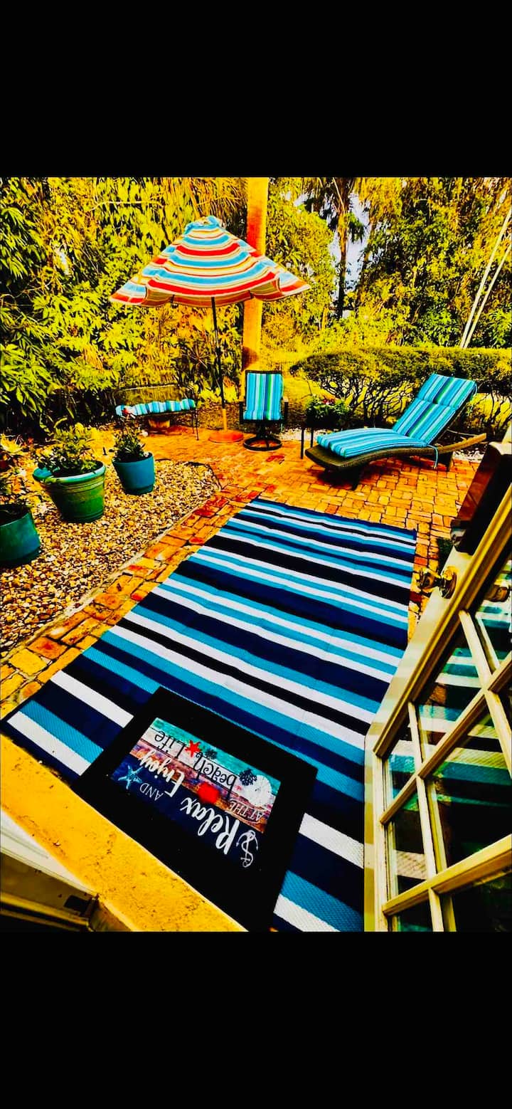 Private Beautiful Guest Suite  With Own Entrance - Stuart, FL