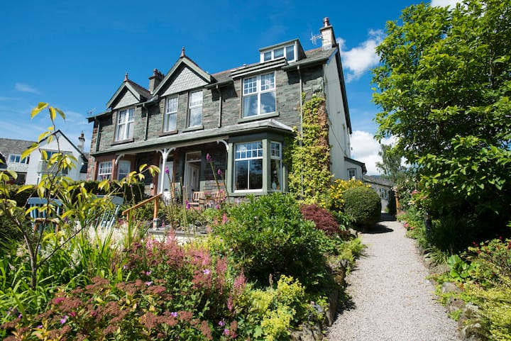 'Room With A View' In A Gorgeous Guest House - Portinscale