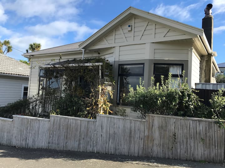 Stylish 3 Bedroom Single Level Home - Wellington