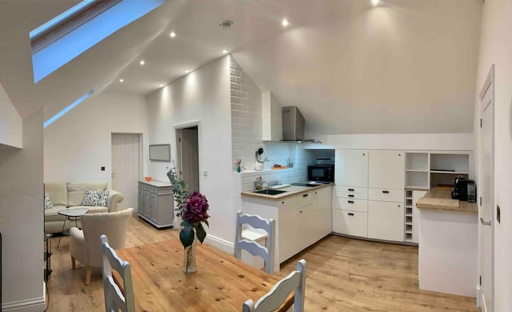 Wilmslow Annex Flat - Manchester Airport (MAN)