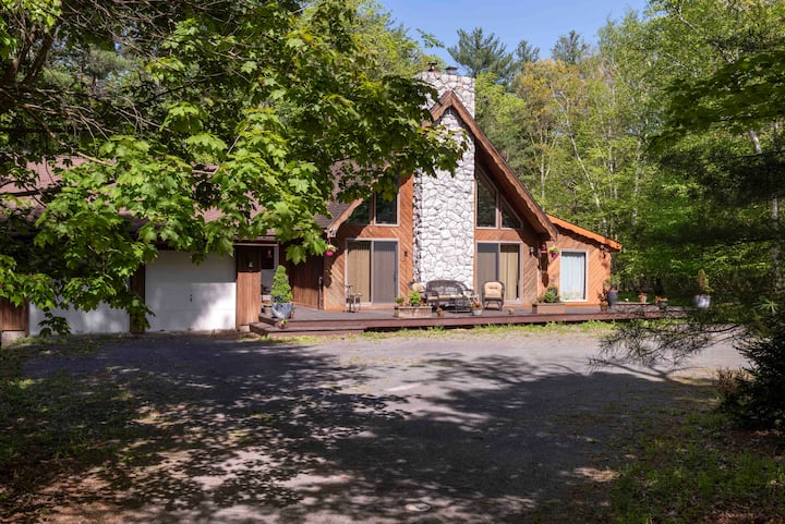 Welcome To The Shangri-la Chalet! - Round Top, NY