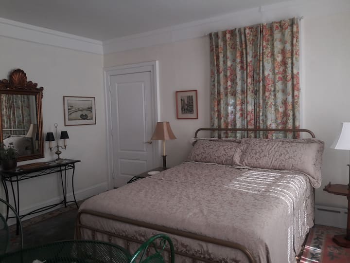 Studio Apartment With Garden And Water Views - Seneca Falls, NY