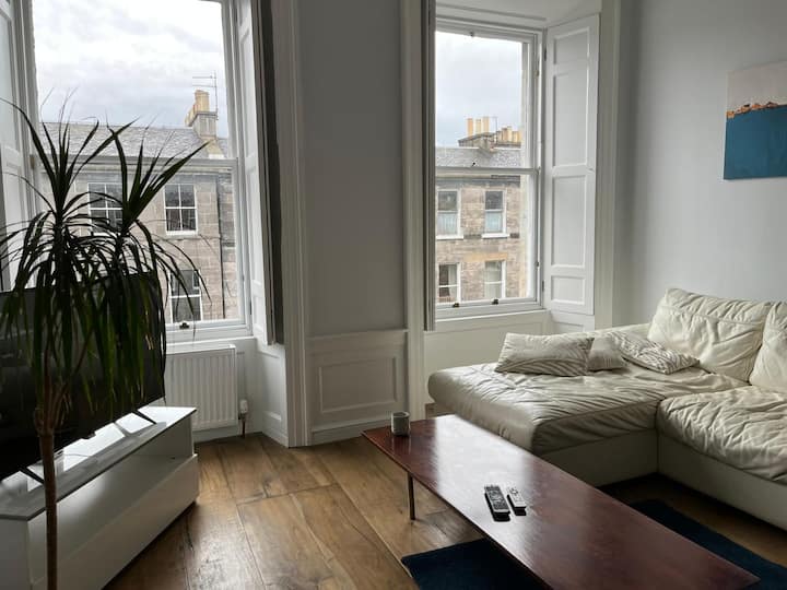 Big, Chic And Stylish Apartment In Newington - Edinburgh