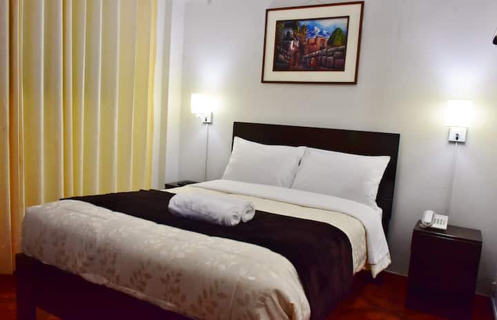 Hotel Con Trato Familiar Con Habitaciones Privadas - Aguas Calientes
