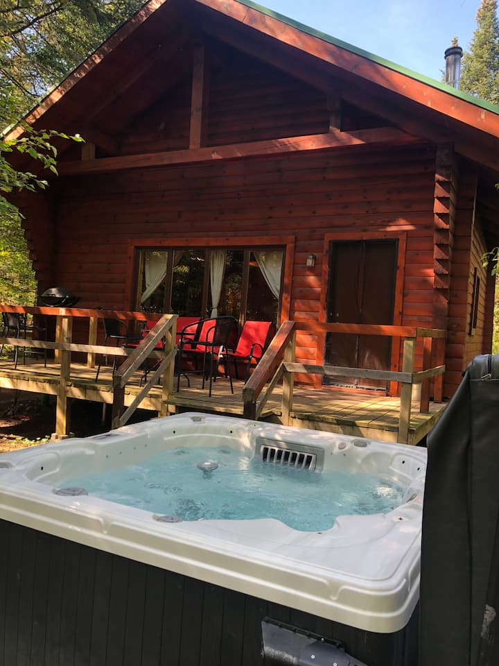 Chalet Bois Rond Bord Rivière Jacques Cartier +Spa - Stoneham-et-Tewkesbury