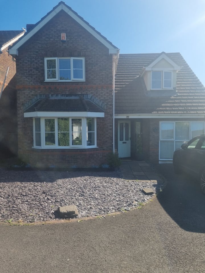 Coedkernew 4 Bed Executive House - Newport