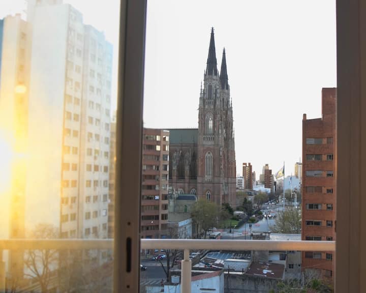 Apartment Overlooking The Plaza Moreno - La Plata