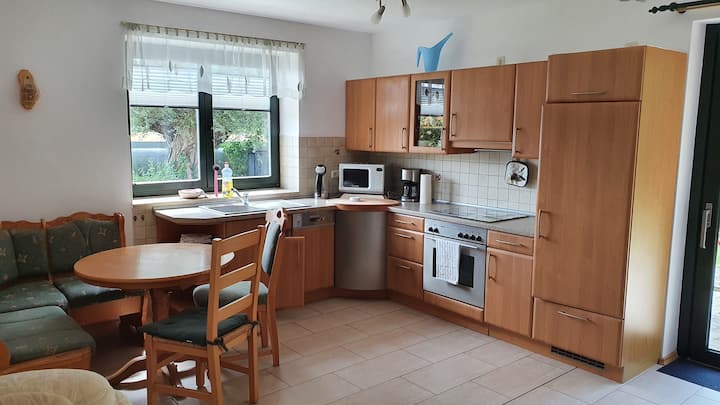 Einliegerwohnung In Ruhigem Wohngebiet - Rostock