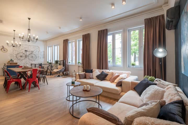 Masterpiece: 3-bdrm Top-center Apartment - 索非亞