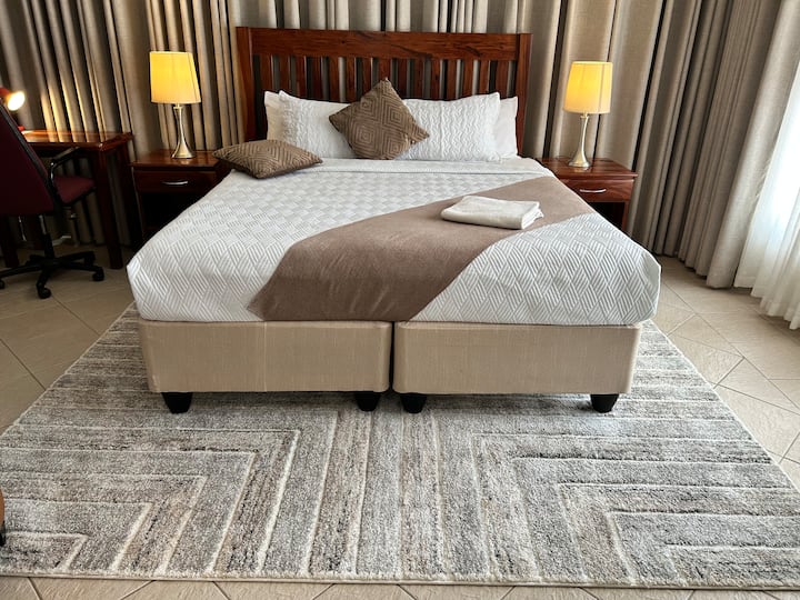 Room 2 @ Gunhill Ave Guesthouse, Gunhill. - Harare