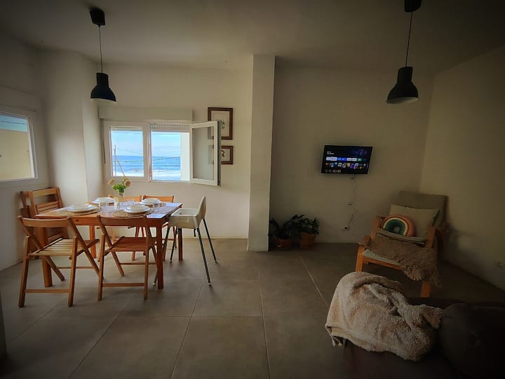 Nueve Pies Surf House. Nose Riding - Firgas