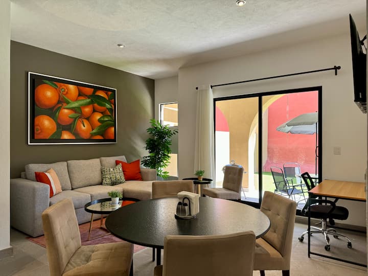 2br Apartment, 5 Star Amenities + Private Yard - San Miguel de Allende