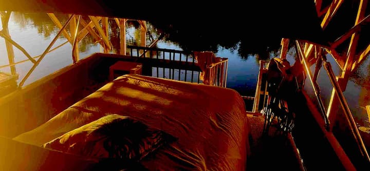 Delightful Houseboat Vacation - Discovery Bay, CA