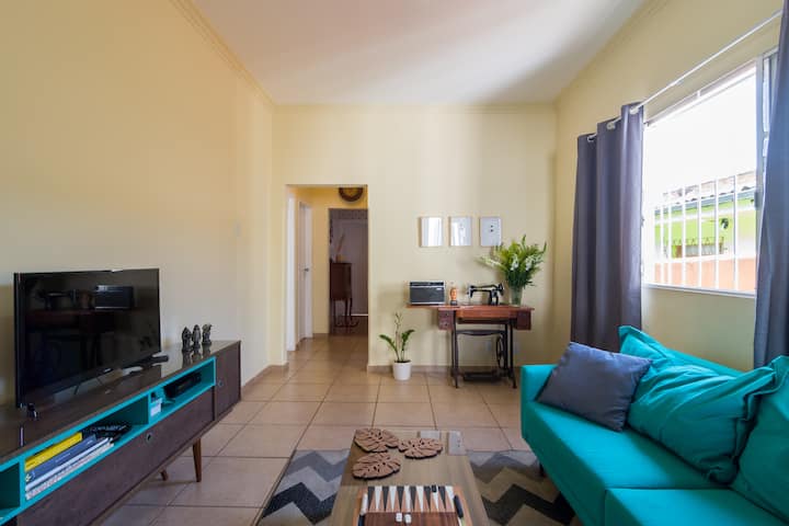 ★ Private 60s House, Near Downtown, Free Parking ★ - Belo Horizonte