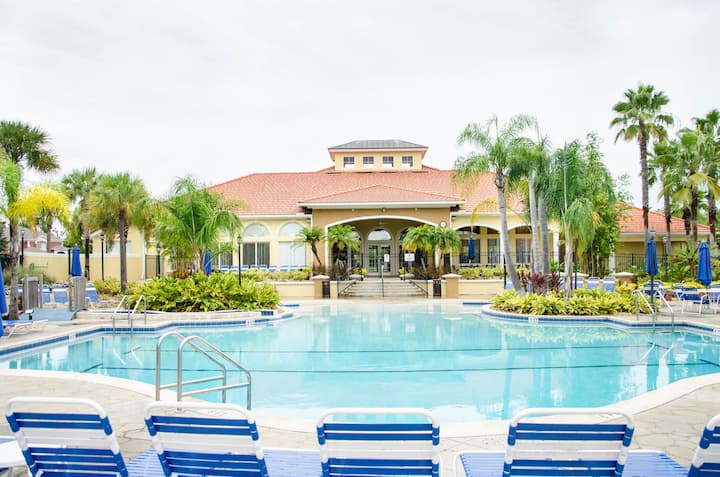 Lake House Near Mayor Attractions!w/free Hot Tub! - Kissimmee, FL