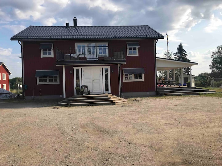 House
Near Hudiksvall Centrum With Heated Pool - Iggesund