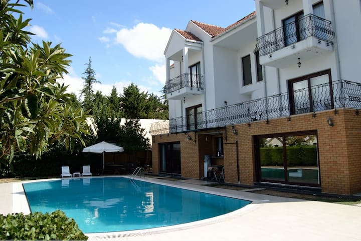 Triplex Villa With Pool And Garden - Çatalca