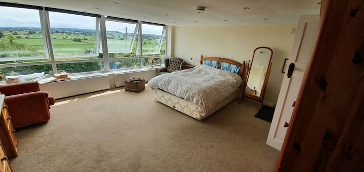 Pendragon House 1 - Glastonbury