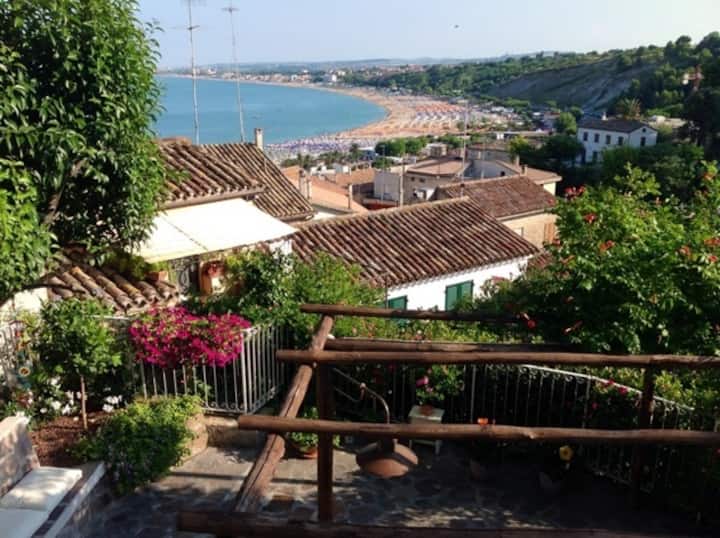 "Casa Mazzini" Climatizzata A Numana Vecchia - Numana