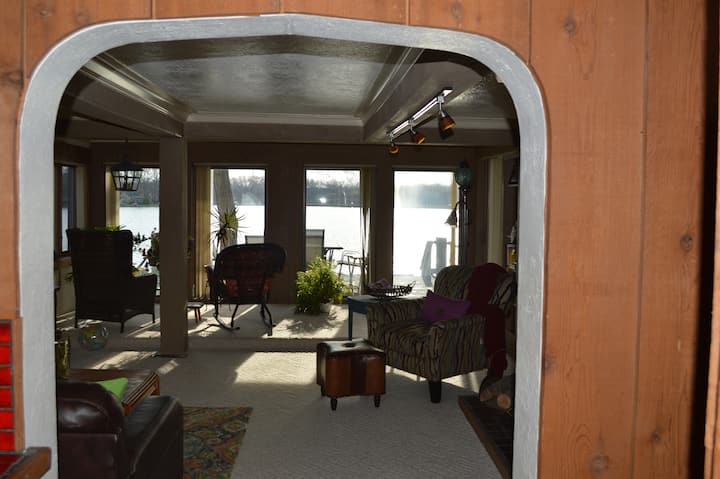 Waterside Cottage - Portage Lakes, OH