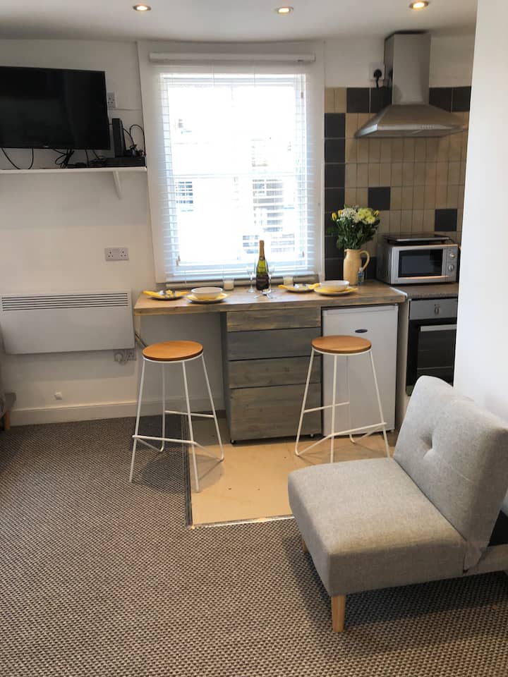 4. Perfect For Longer Term Work Related Stays - Cotswolds