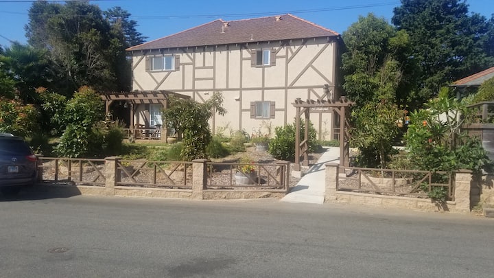 Great Location To Ocean W/patio! Family Getaway - Oceanside, CA