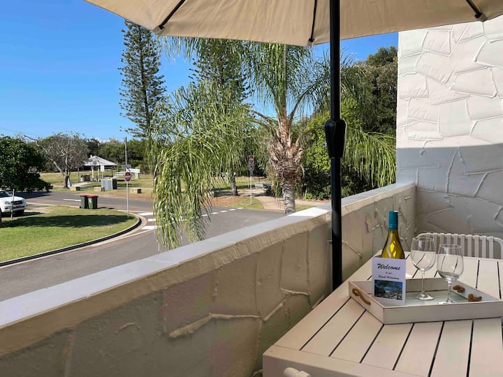 Beachfront-1br+loft. Delightful.
Surf-café-relax - Sunshine Coast