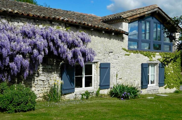 Les Granges L'estang The Old Barn, 4 Bed With Pool - Dordogne