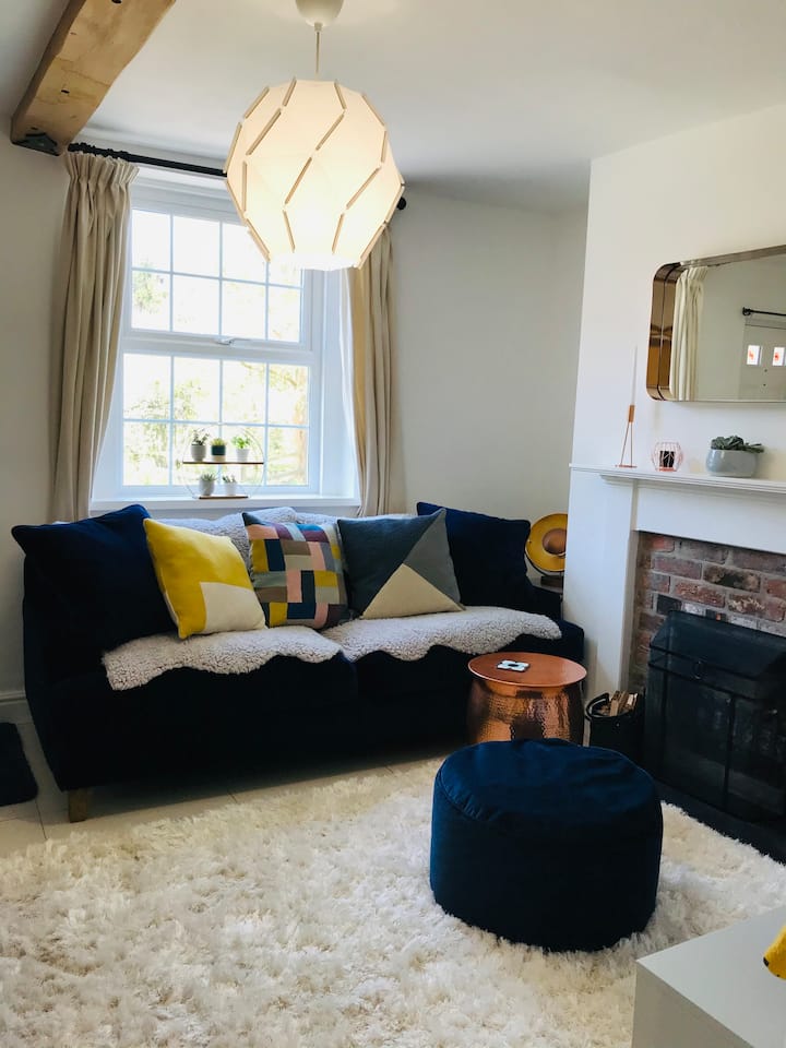 *New Luxury 5 * “Cosy-up Cottage” Near Longleat - Warminster