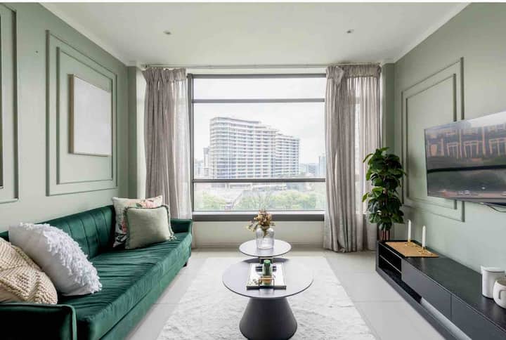 Spacious 2-bed Masingita Towers - Sandton