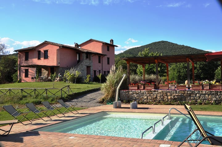 2-bedr. Apt. In Farmhouse, Large Pool And Terrace. - Italien